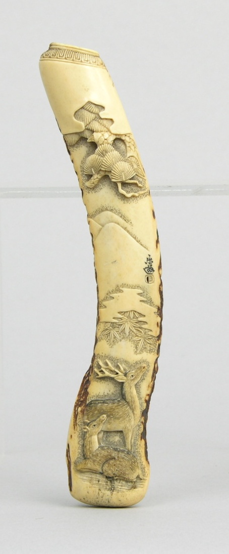 A Carved Deer Horn Pipe Holder 09 21 07 Sold 46