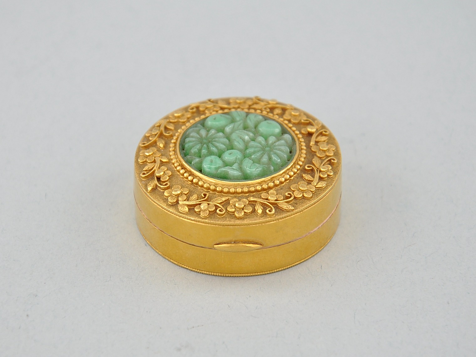 A 22K Yellow Gold and Carved Jade Ladies' Compact, 09.10.09, Sold: $1270.75