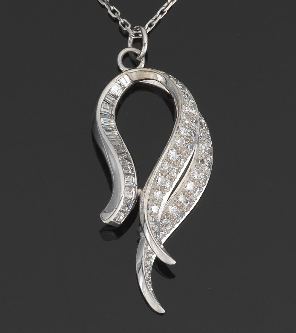A Ladies' Diamond Pendant on Chain , 09.05.14
