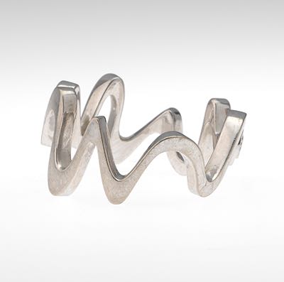 Tiffany & Co. Frank Gehry Design Equus Ring , 05.29.15, Sold: $552