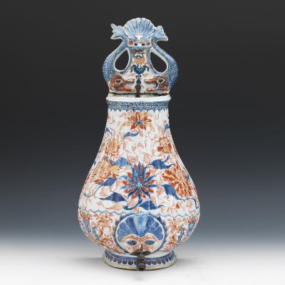 A Chinese Imari Fluted Cistern, Qing Dynasty, Kangxi Period, 09.08.18